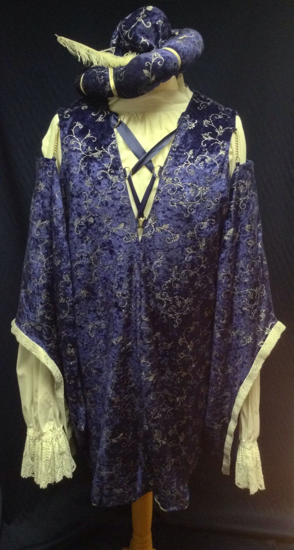 Medieval Gent in blue (HIRE ONLY) – Mad World Fancy Dress